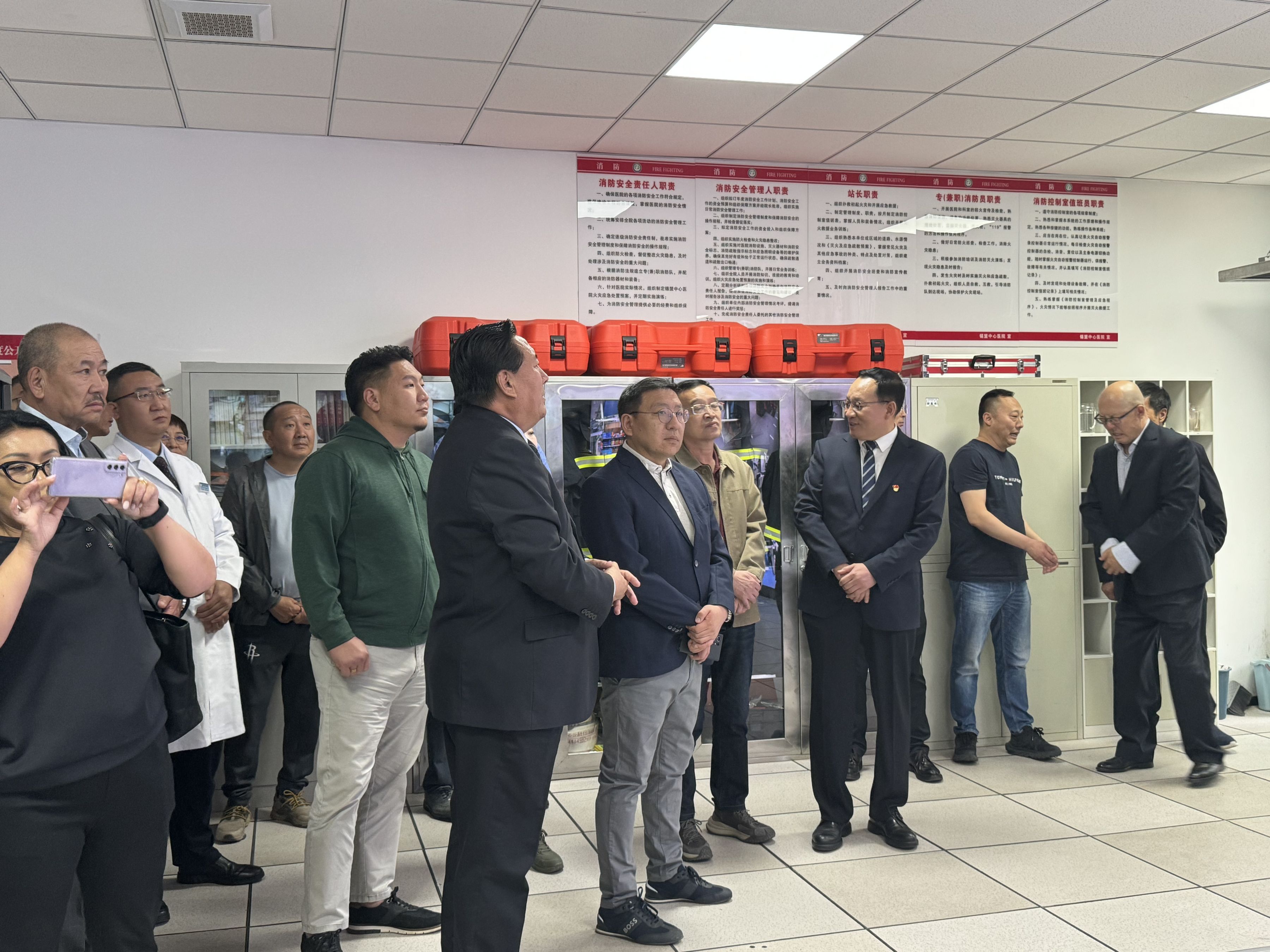 ХЯТАД УЛСТАЙ ЭРҮҮЛ МЭНДИЙН САЛБАРТ ХАМТРАН АЖИЛЛАНА